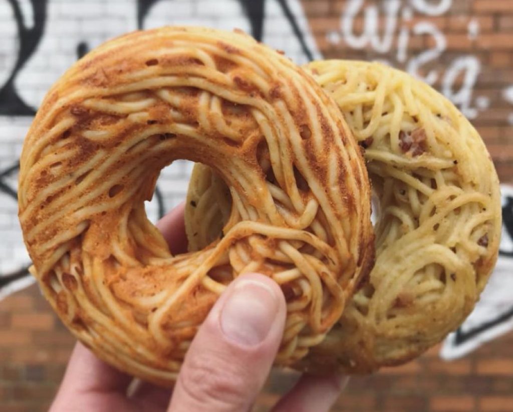 Spaghetti donut, quando la pasta è pop - MangiaeBevi