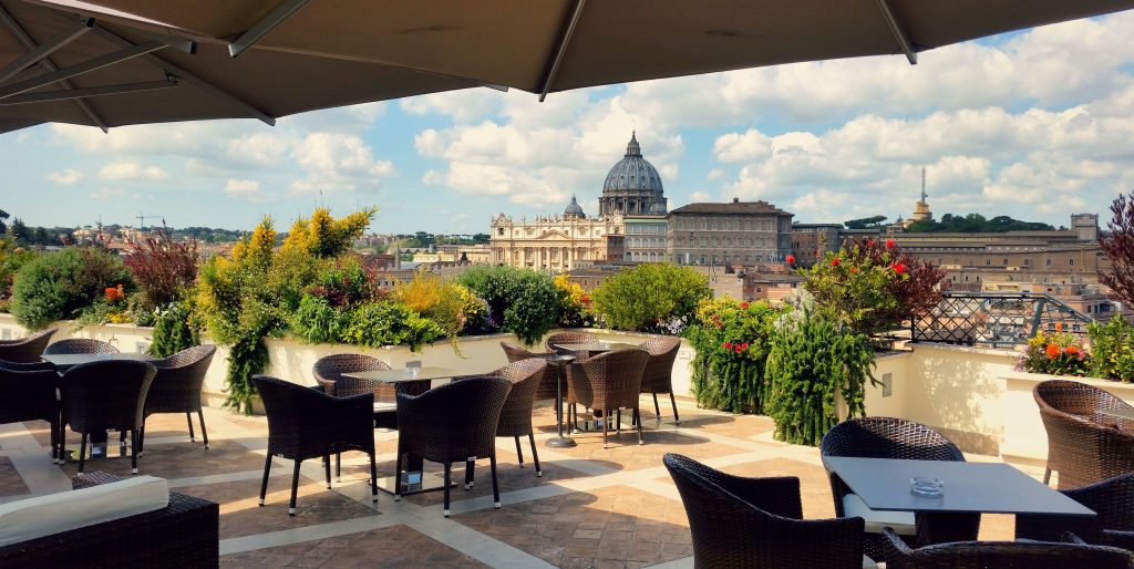 Terrazza Les Etoiles: dalla colazione al dopo cena sotto il cielo di ...