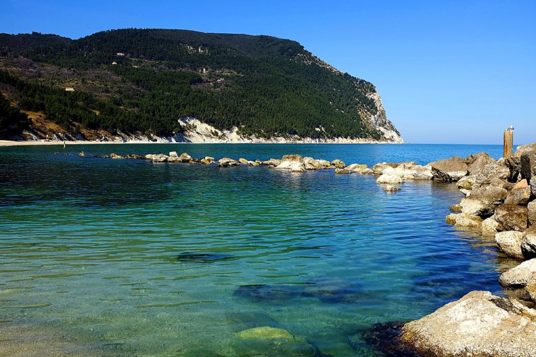 Riviera del Conero: 4 ristoranti da non perdere con vista sul mare ...