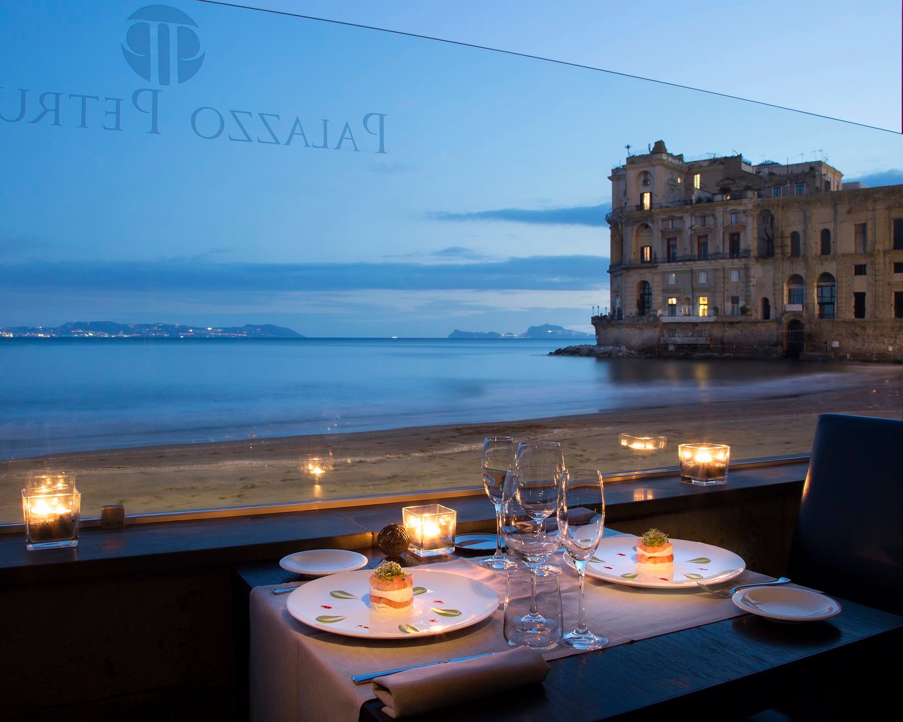 Rooftop a Napoli, cinque terrazze panoramiche da non perdere - MangiaeBevi