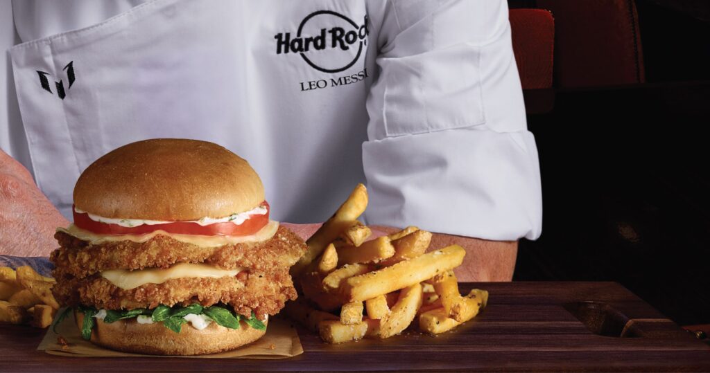 Hard Rock Cafè e la nuova musica del "Messi Chicken Sandwich" - MangiaeBevi