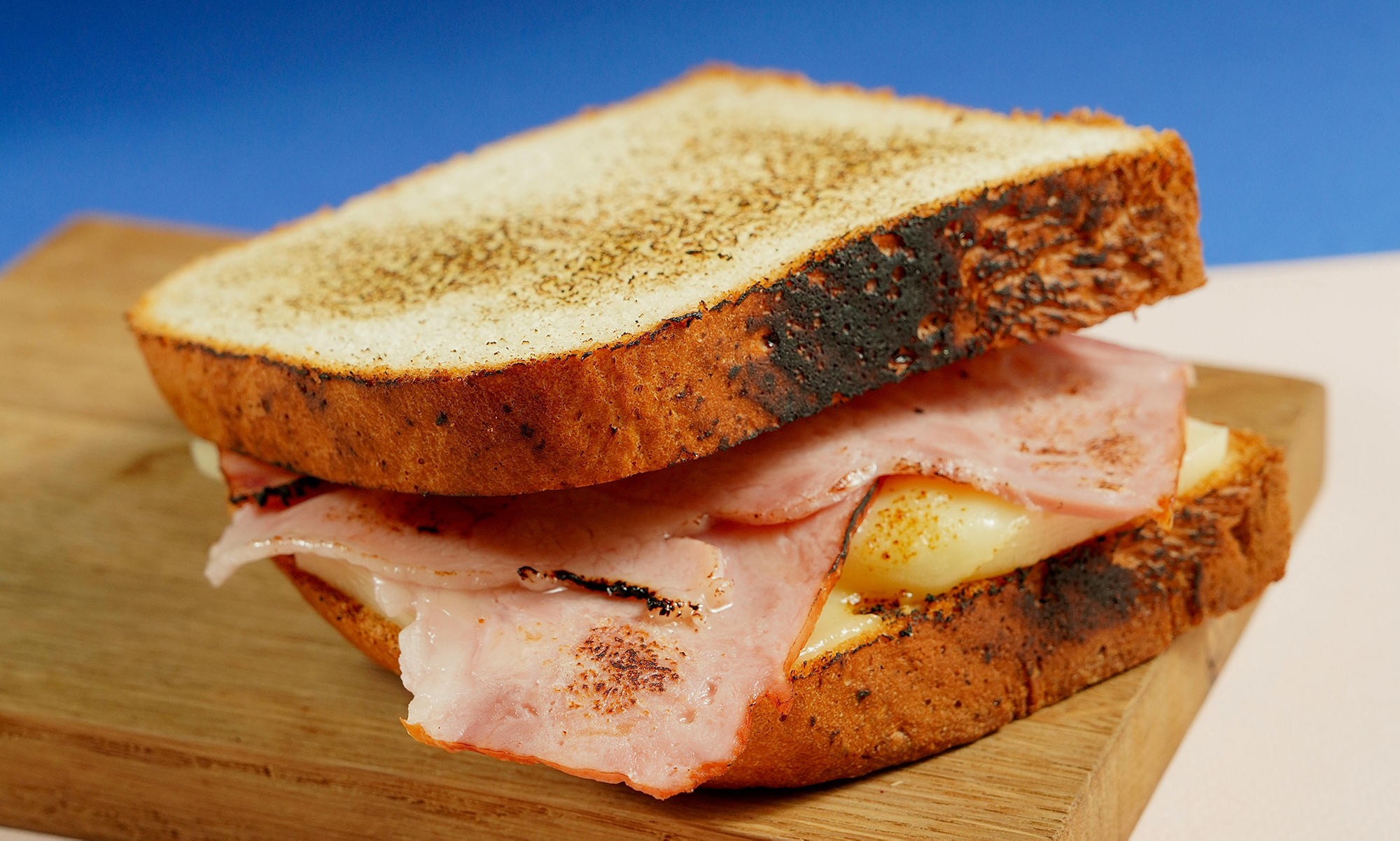 L'era del toast: come un semplice piatto ha conquistato Milano ...